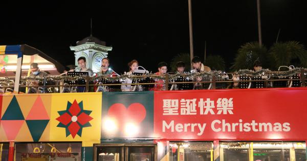 Celebrate Christmas on an open-top bus | HKYWCA